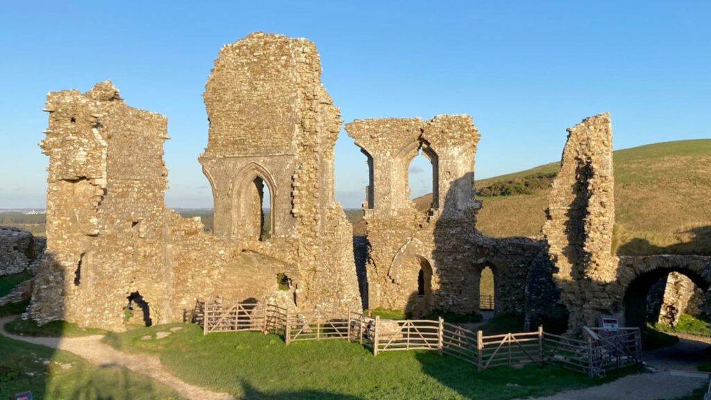 Revealing the Ruins – Guided Tour – Corfe Castle